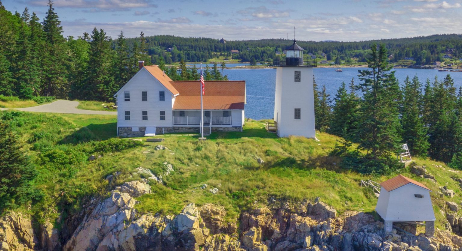 Visit the Lighthouse - BCHL Website